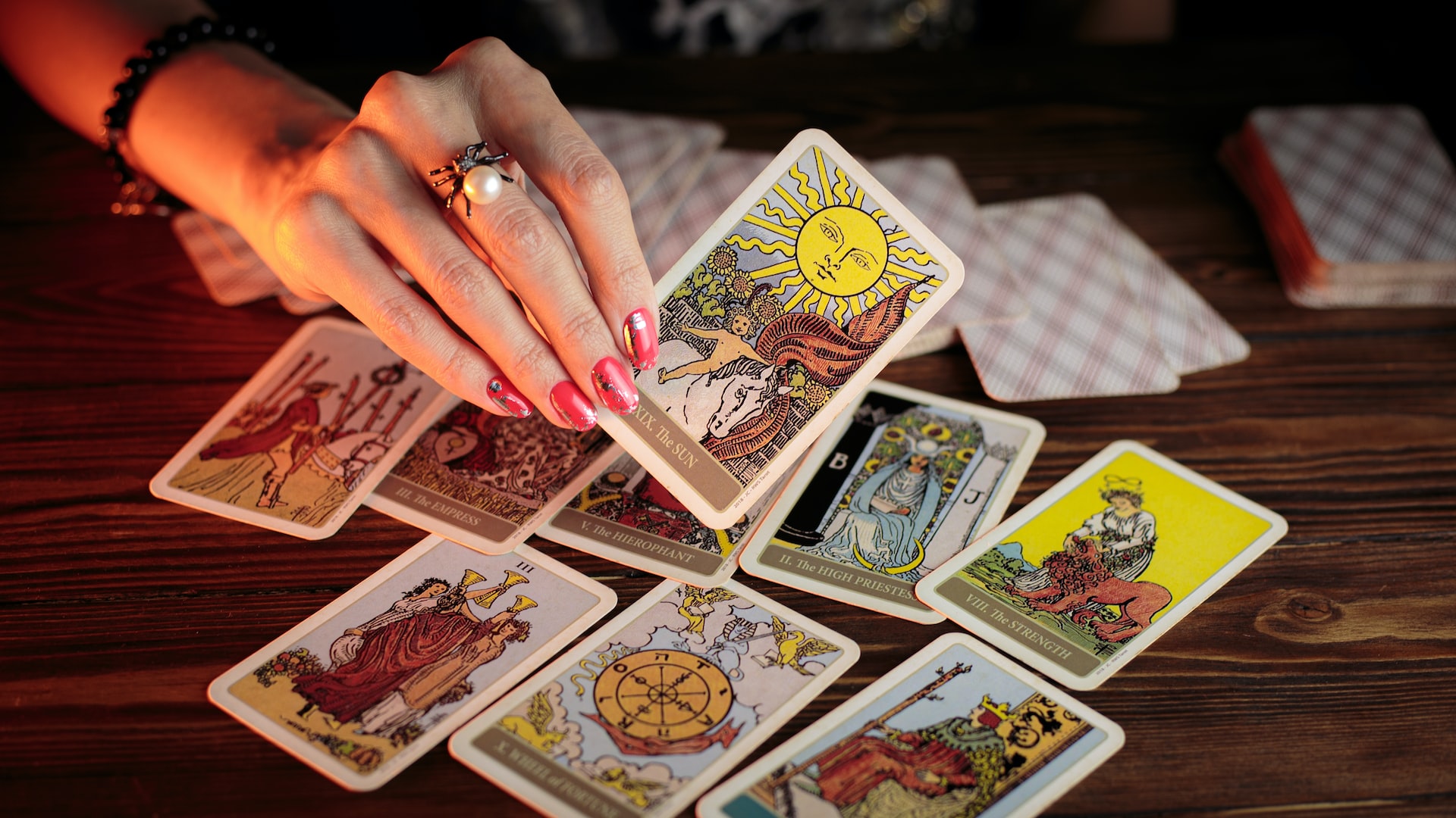 5 Dinge, die Du über das Lesen von Tarotkarten wissen solltest | MARINOKO